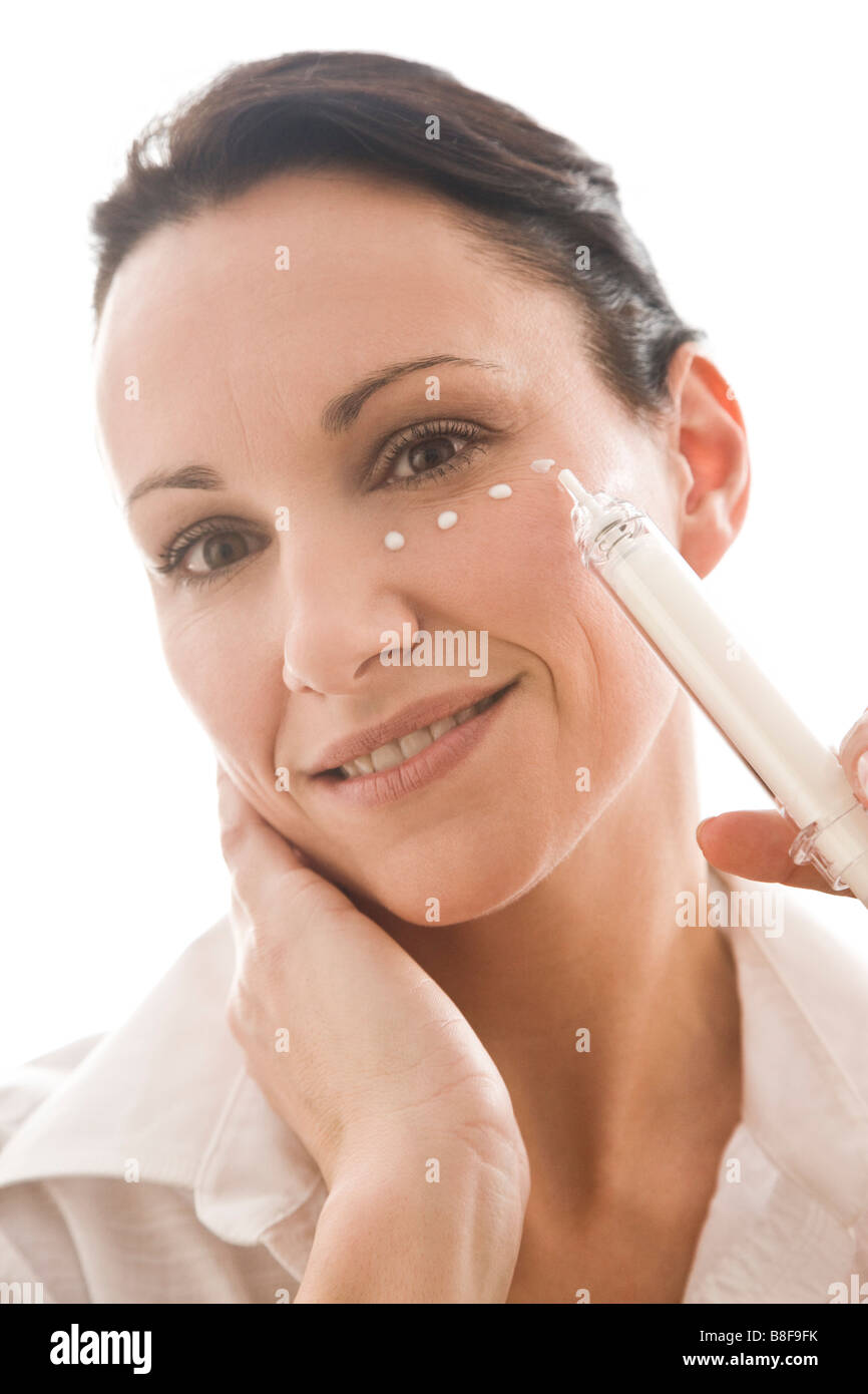 Cream syringe hi-res stock photography and images - Alamy
