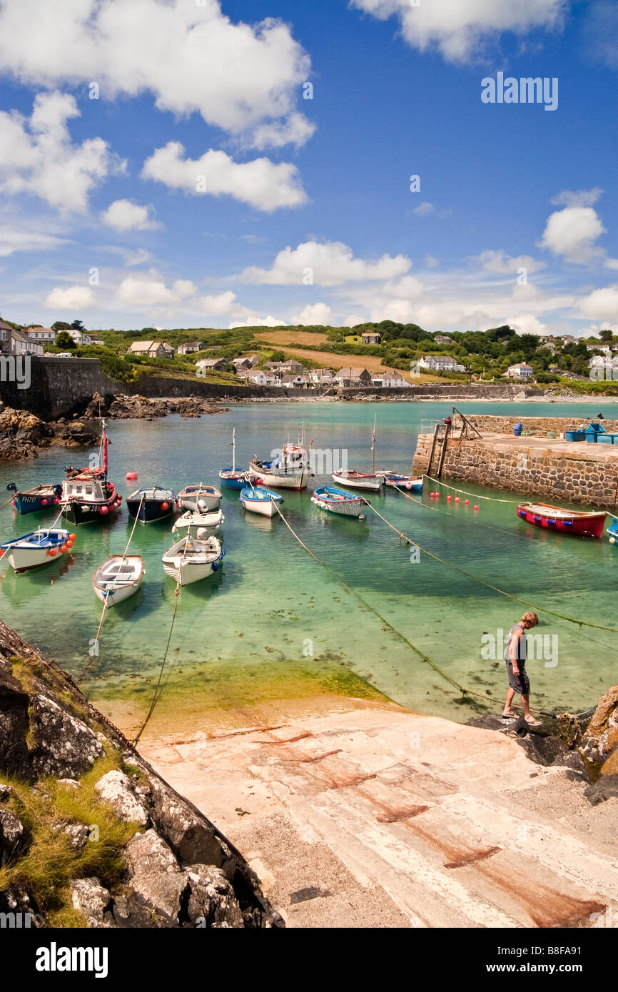 Coverack harbour wall hi-res stock photography and images - Alamy