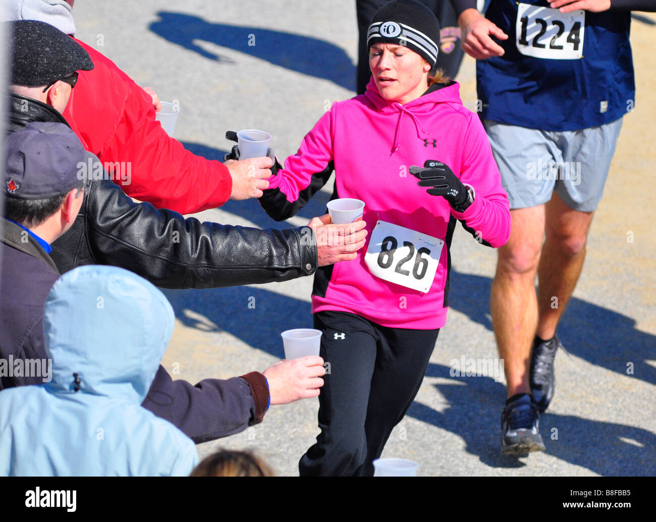 Running race water station hi-res stock photography and images - Alamy