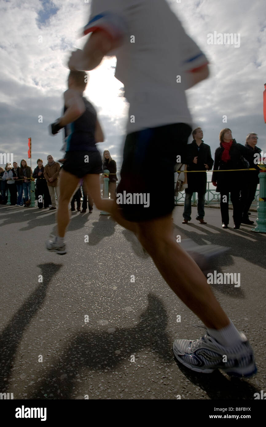 Brighton seafront runners hi-res stock photography and images - Alamy