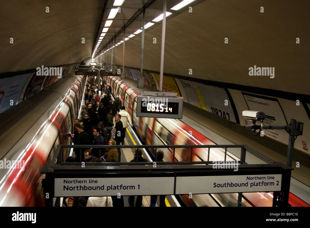 Clapham Common tube station during the morning rush hour Stock Photo ...
