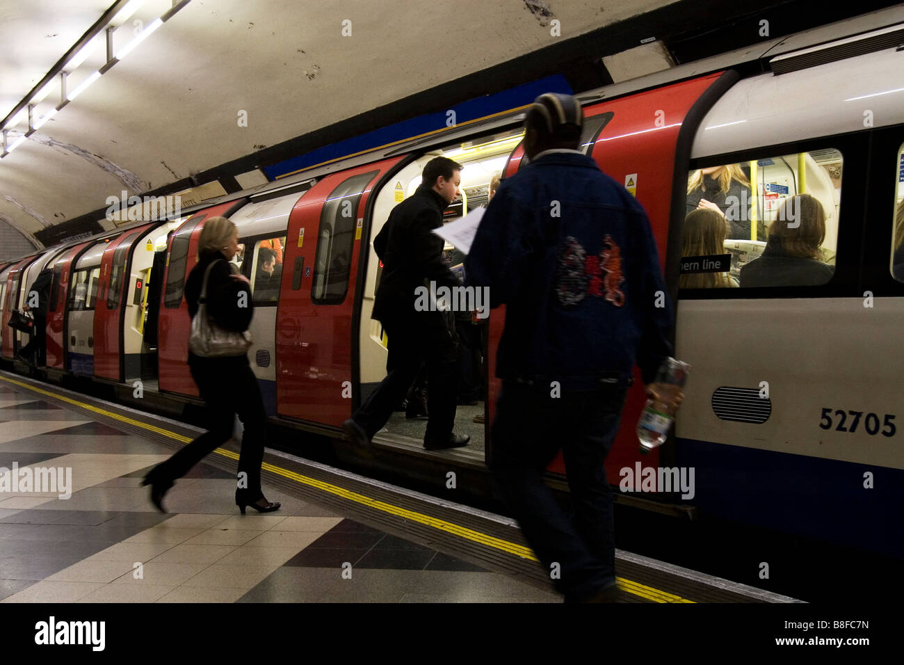 People running to the catch the tube during the morning rush hour Stock ...