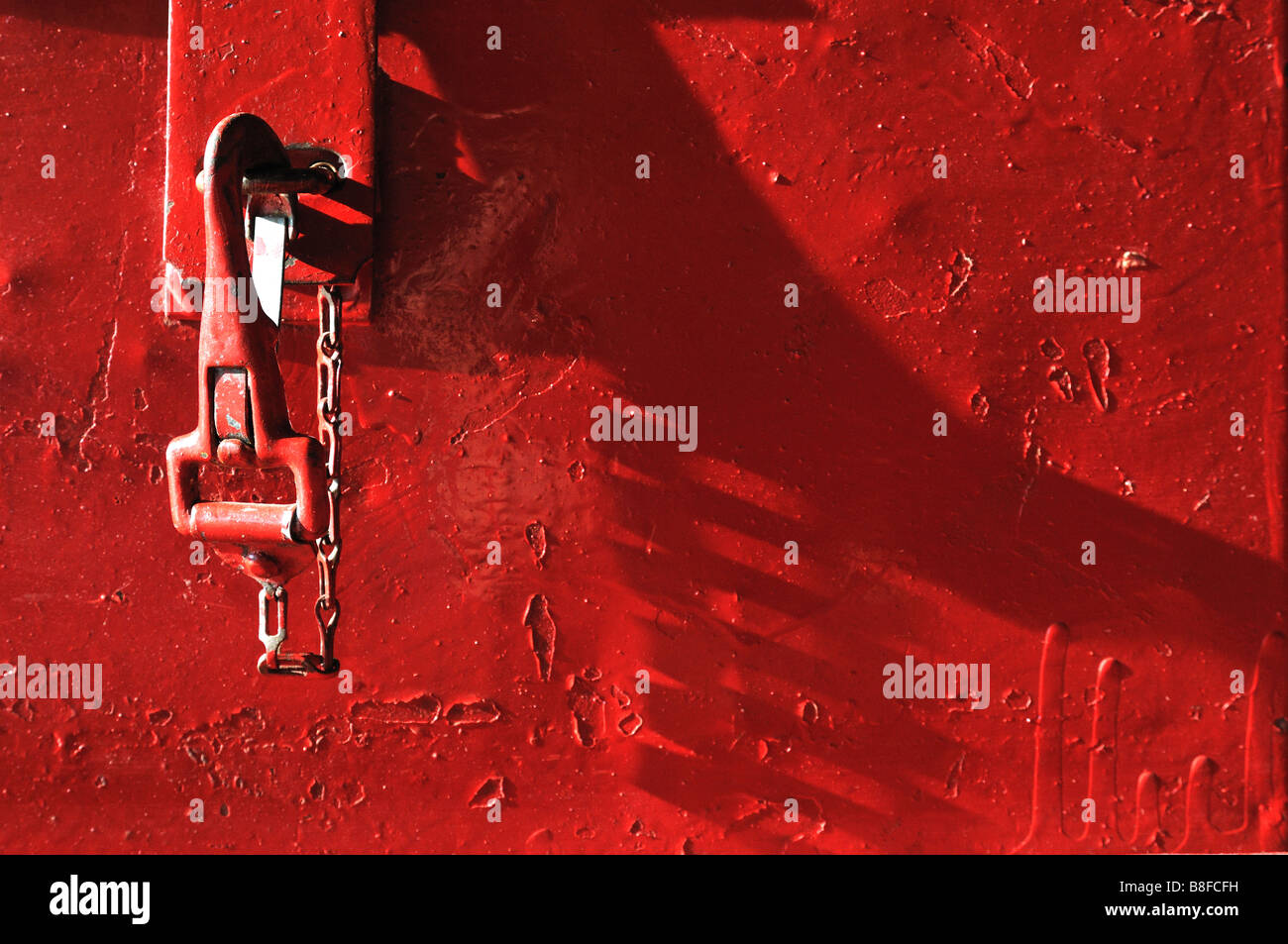 A red painted tool box Stock Photo - Alamy