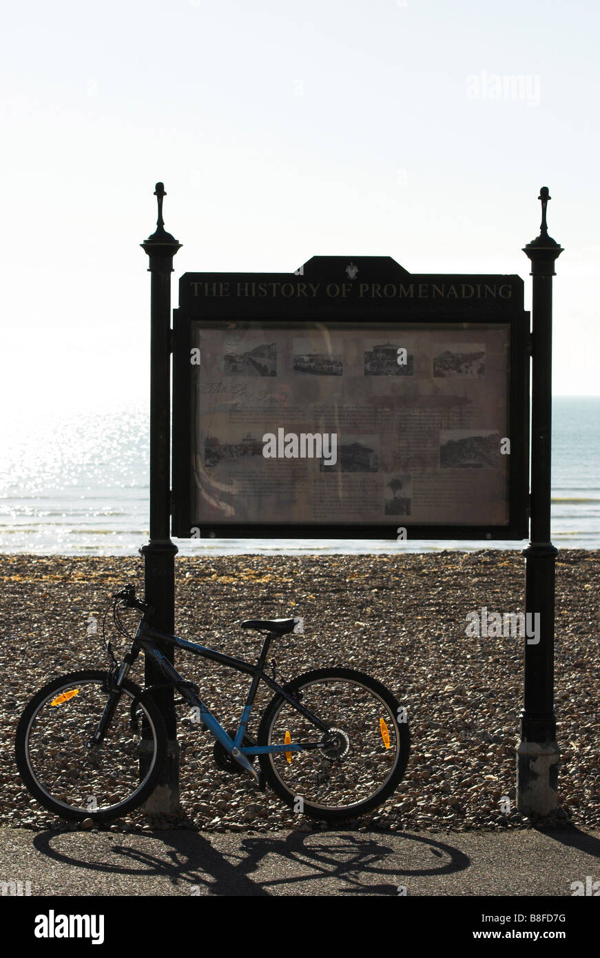 Worthing beach front hi-res stock photography and images - Alamy