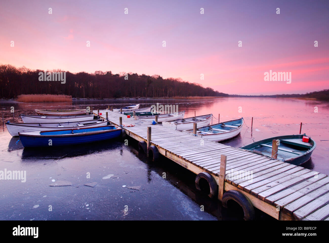 Norfolk broads pleasure boats hi-res stock photography and images - Alamy
