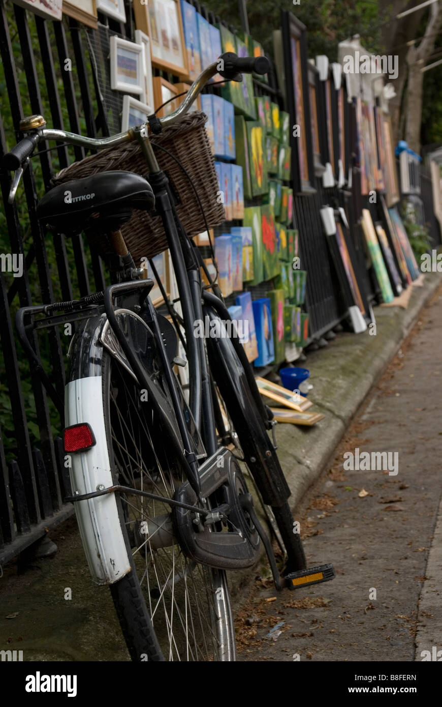 Merrion square art hi-res stock photography and images - Alamy
