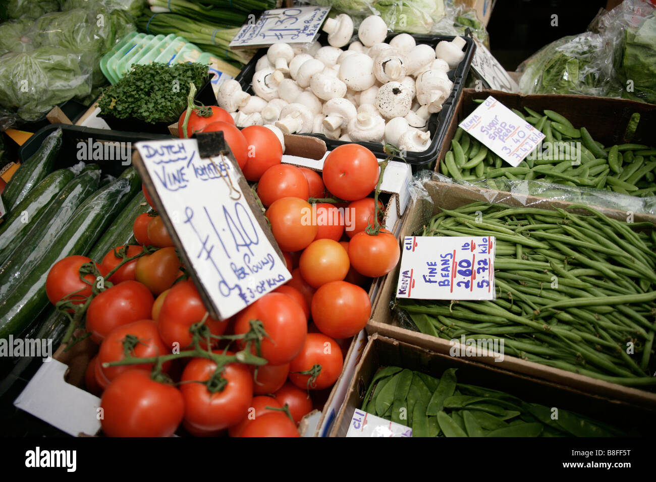 Green Grocer Shop High Resolution Stock Photography and Images - Alamy
