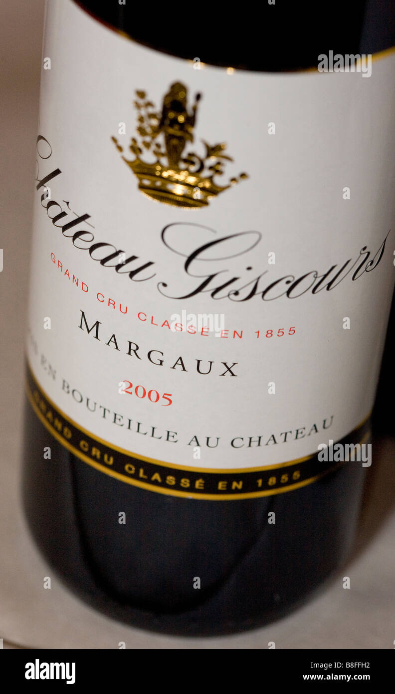 bottle of wine Grand Cru Classé en 1855 Stock Photo - Alamy