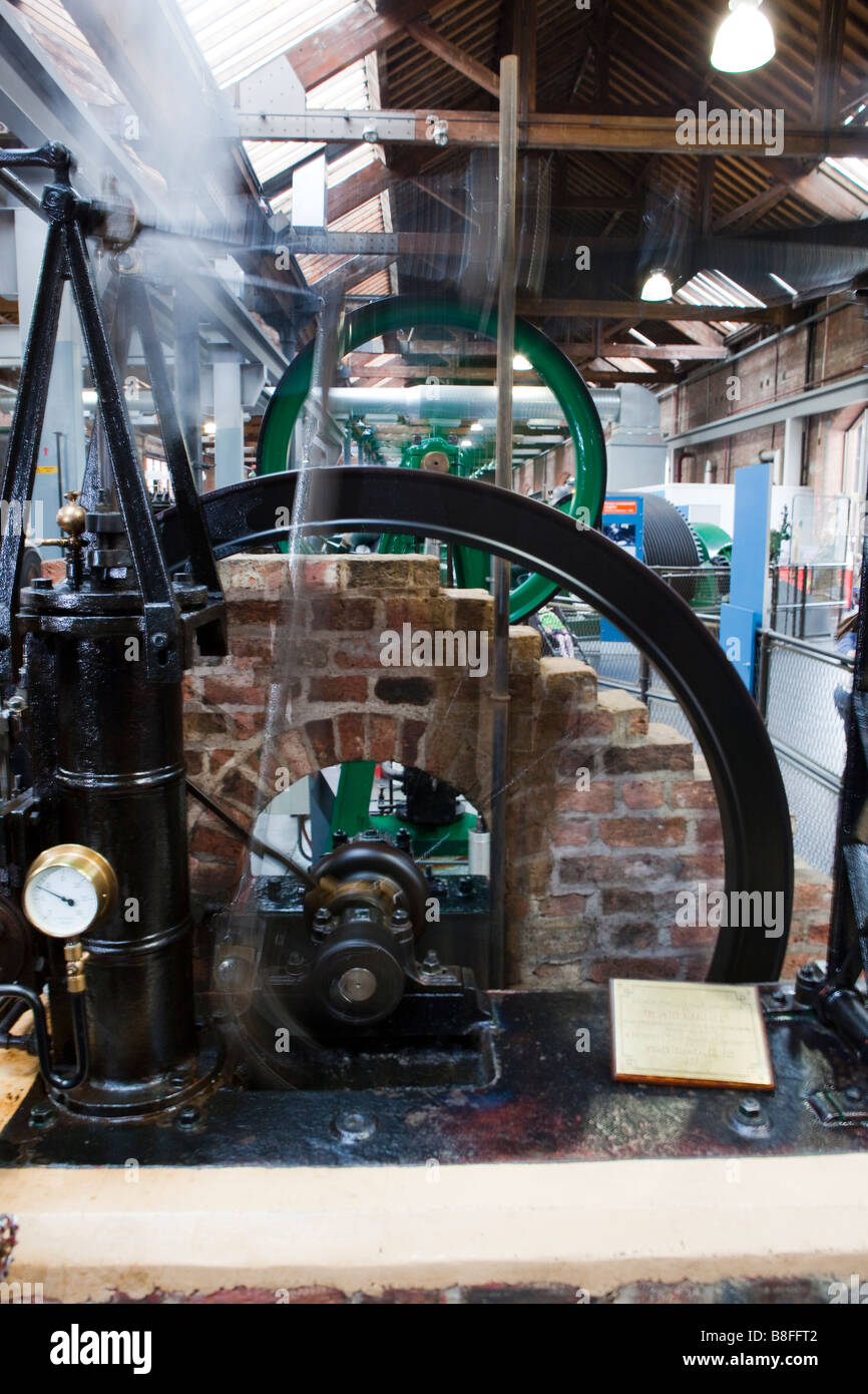 Motion beam hi-res stock photography and images - Alamy