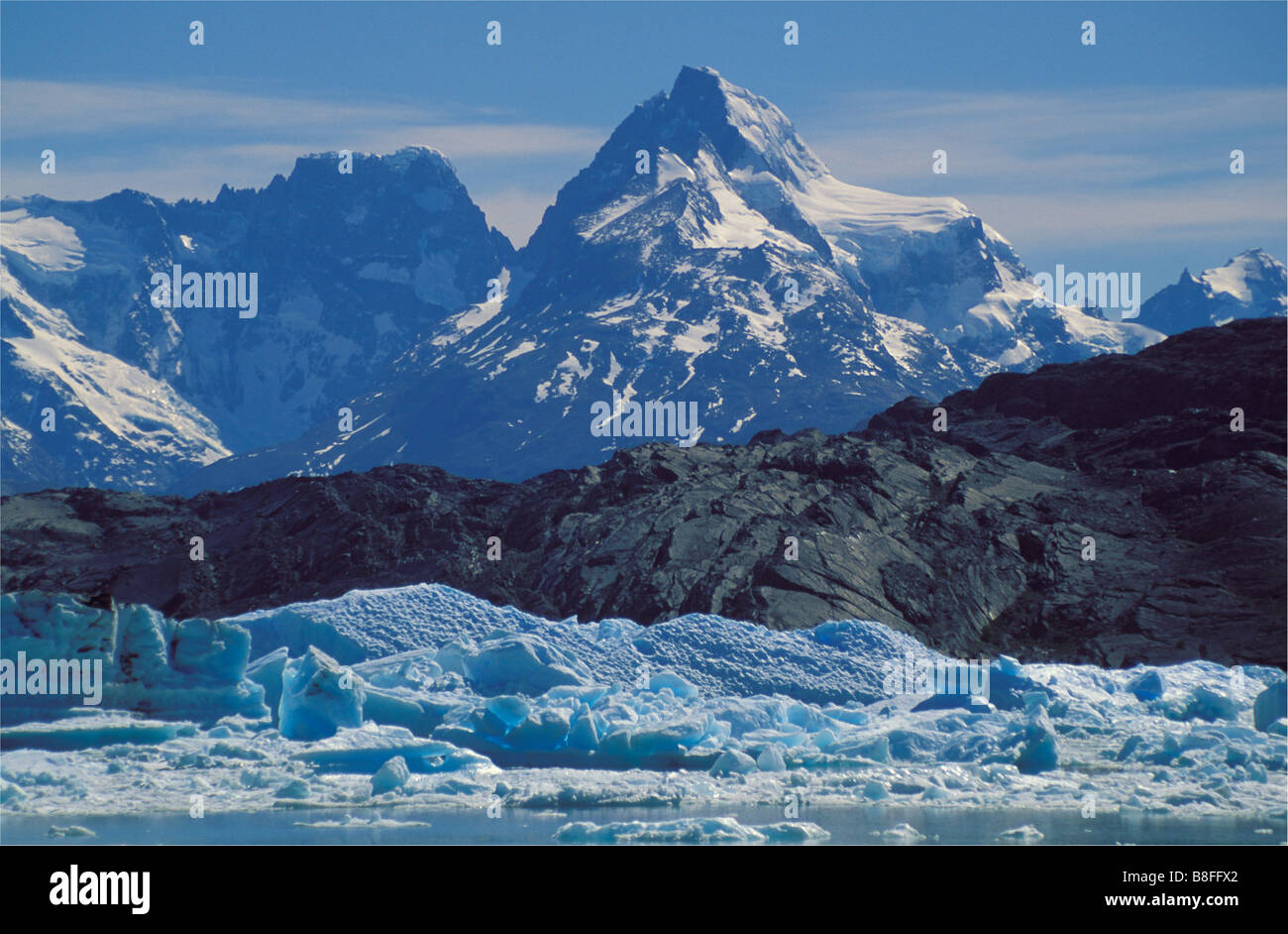 Lake andes mountains patagonia hi-res stock photography and images - Alamy