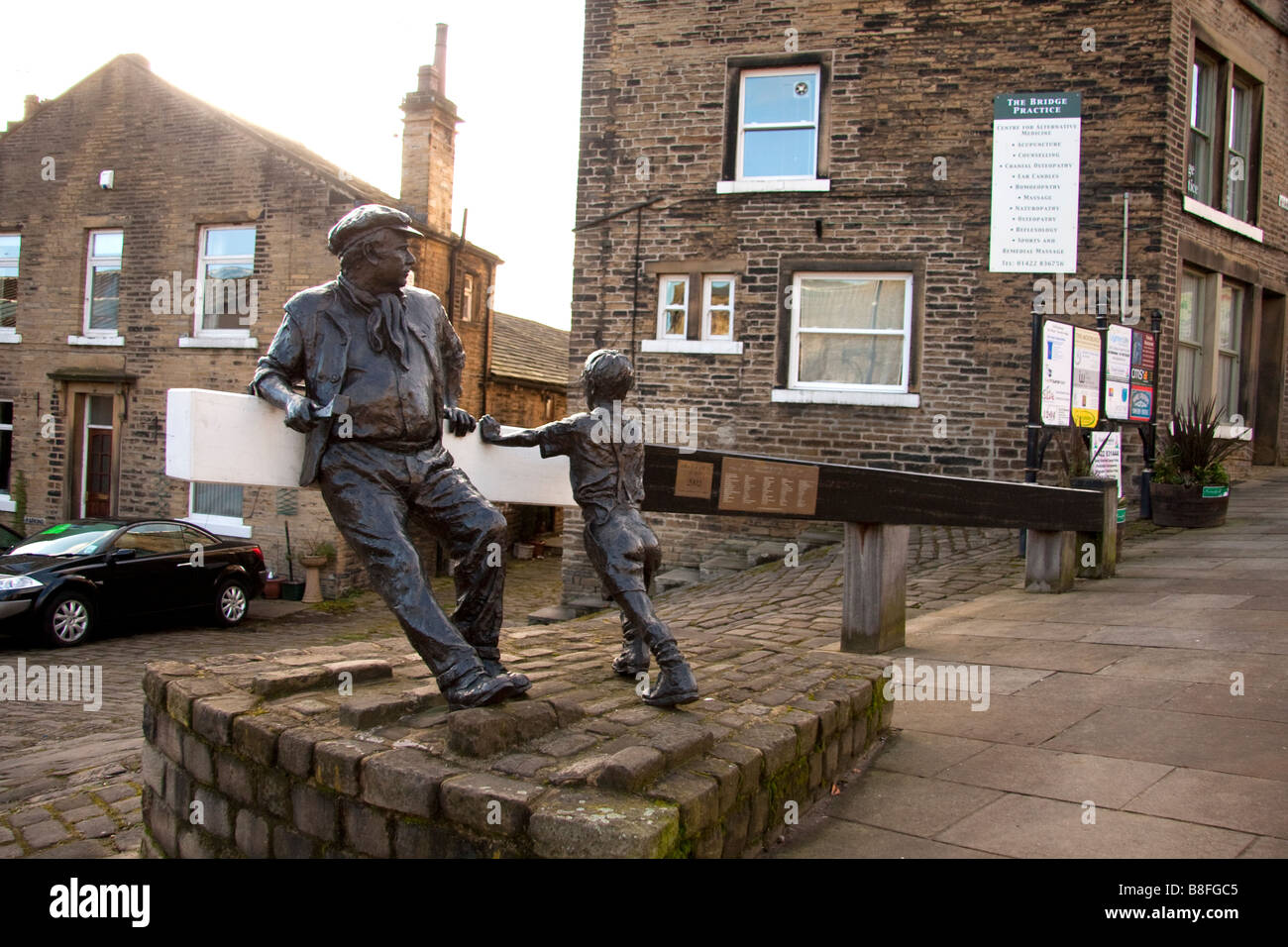 Bronze bargee sculpture by Roger Burnett in Sowerby Bridge, near ...
