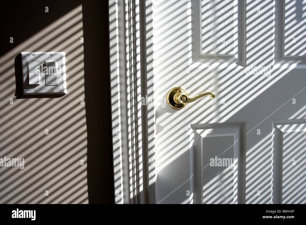 Venetian blind hi-res stock photography and images - Alamy