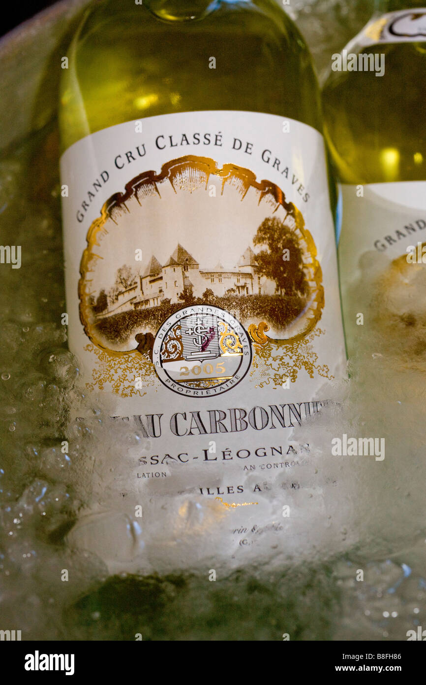 bottles of wine Grand Cru Classé de Graves Stock Photo - Alamy