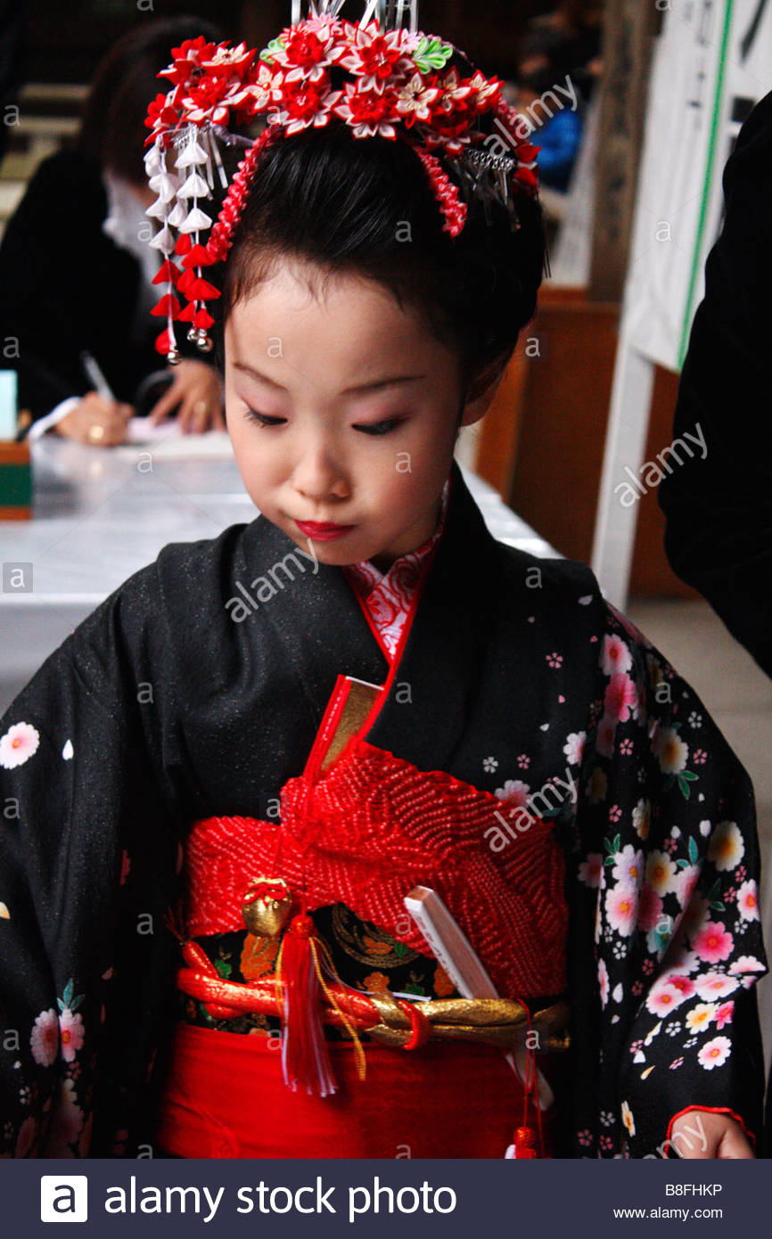 Kimono Girl High Resolution Stock Photography and Images - Alamy
