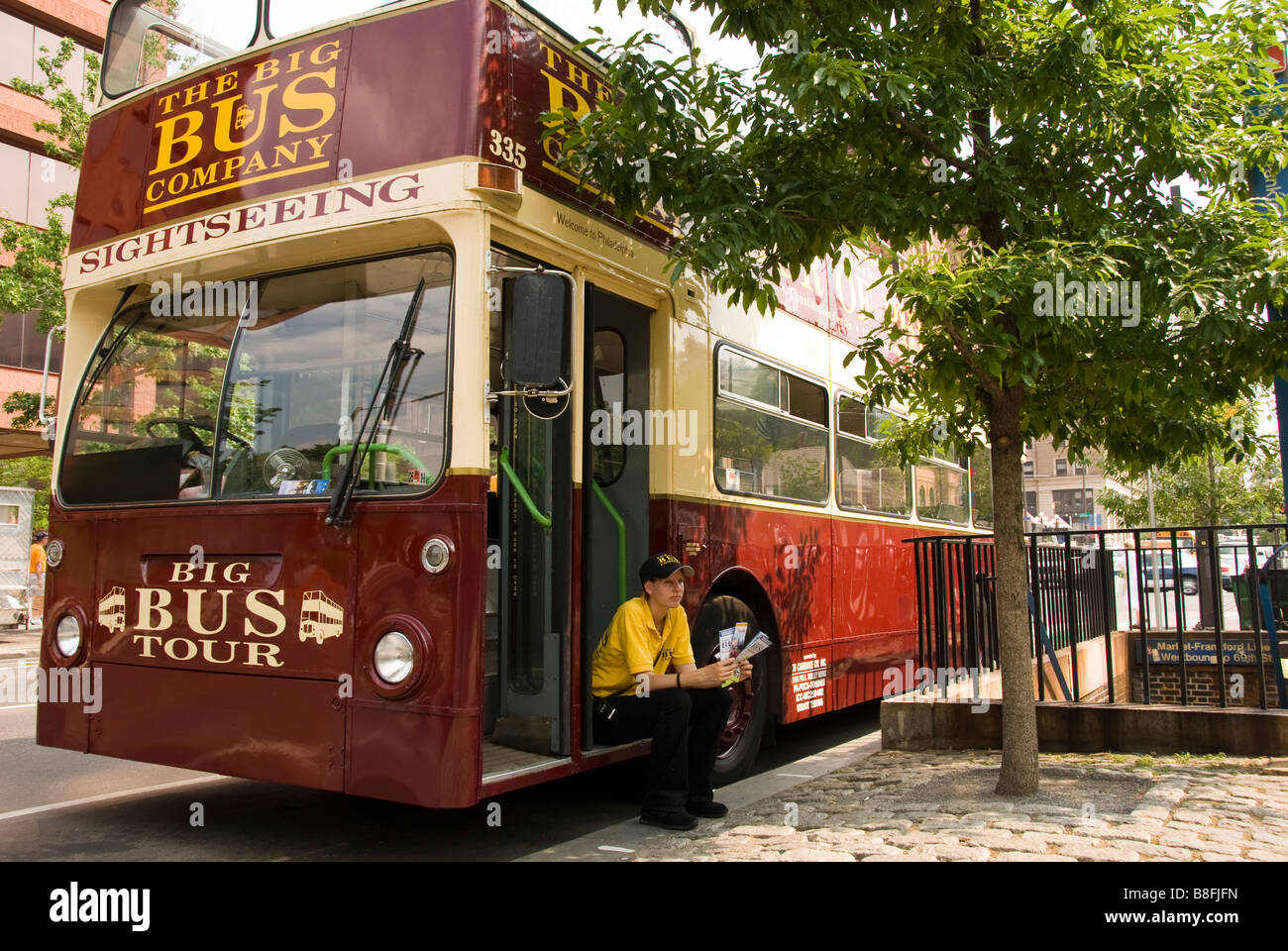 Bus steps hi-res stock photography and images - Alamy