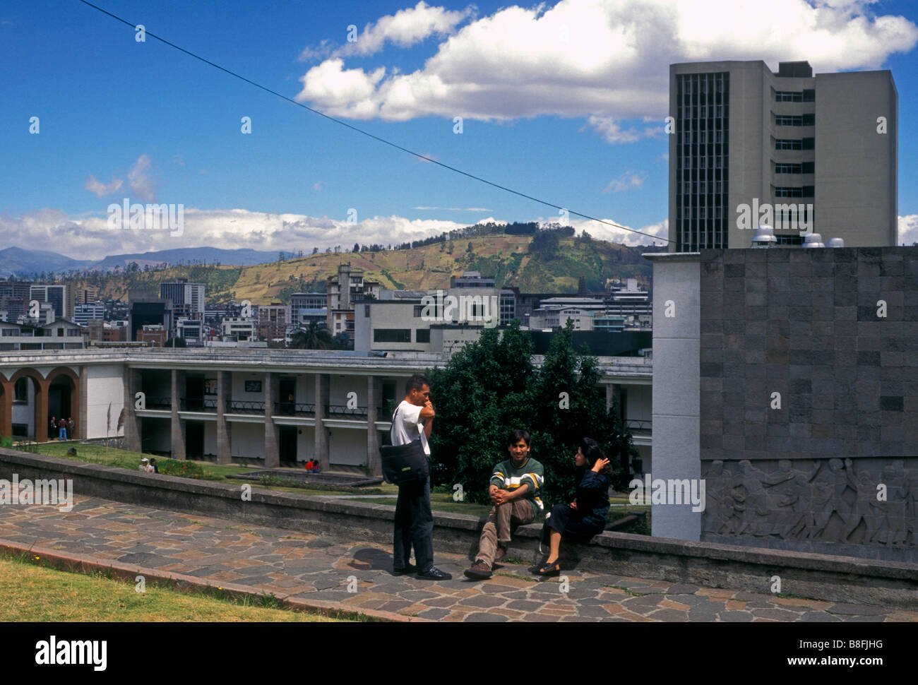 Ecuadorans, Ecuadoran students, students, on campus, campus, Central ...