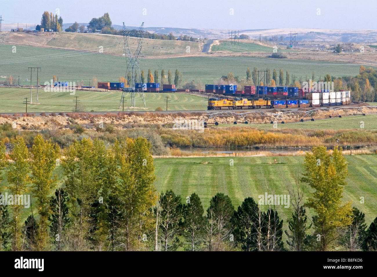 Union pacific intermodal container train hi-res stock photography and ...