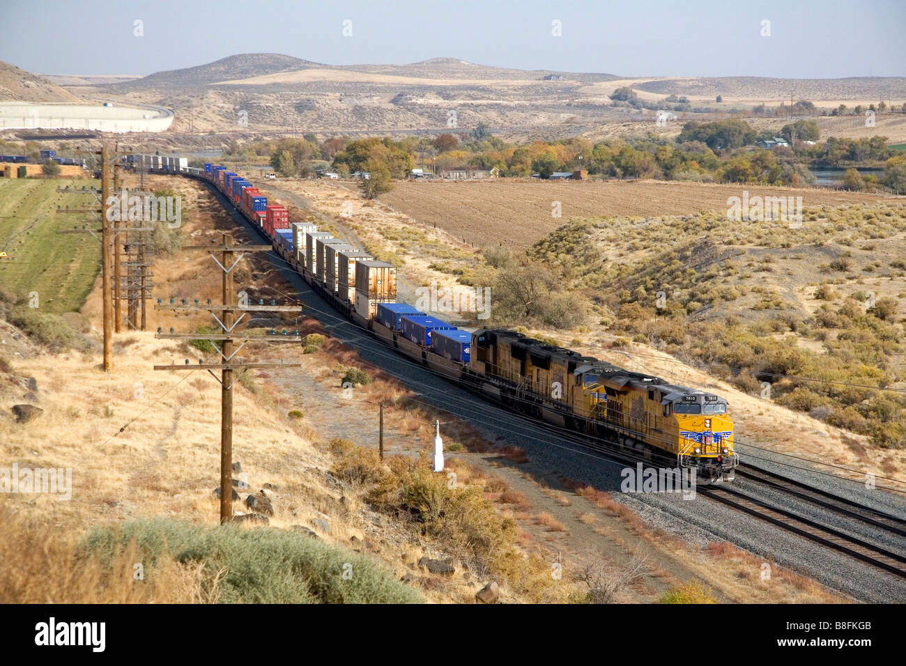 Pacific Union intermodal container train traveling through Elmore ...