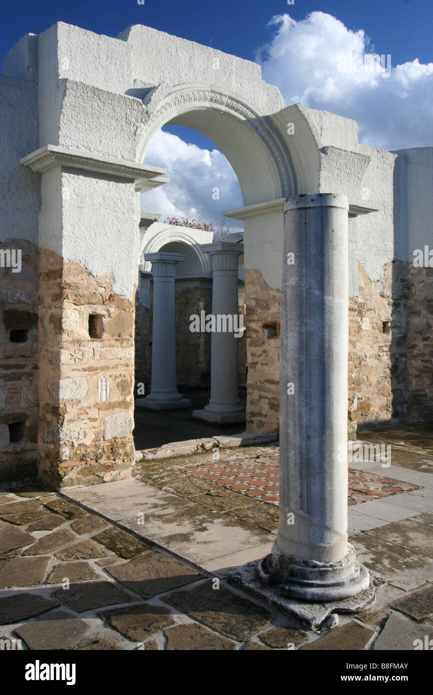 Golden church hi-res stock photography and images - Alamy