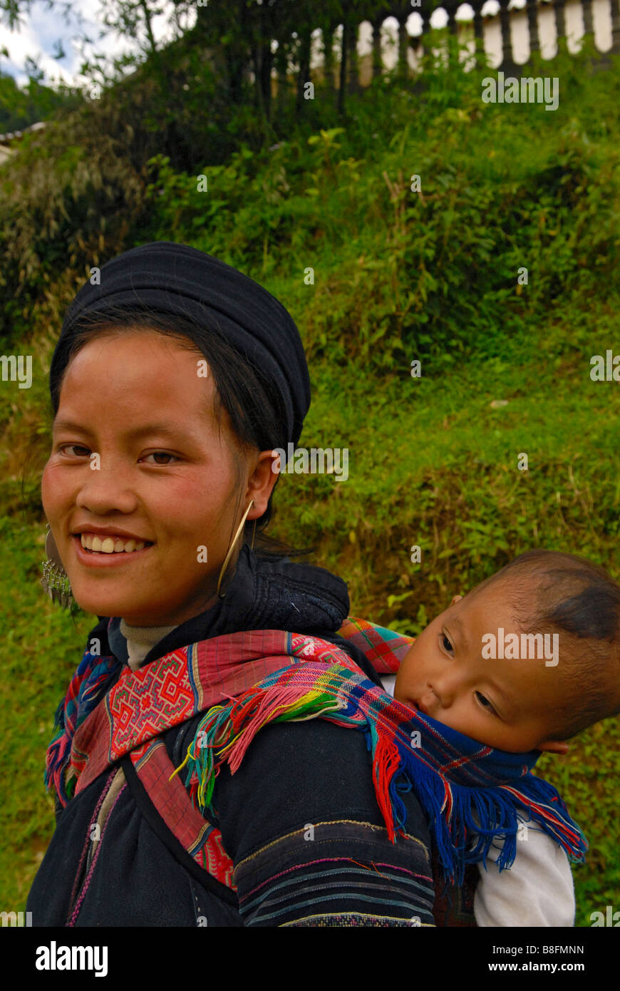 Hmong woman and her baby Northern Vietnam Stock Photo - Alamy