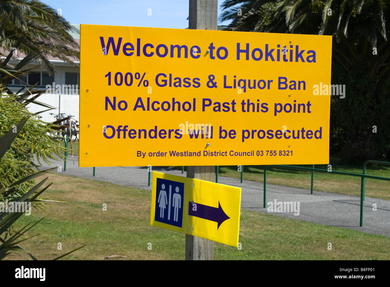 Liquor Ban Sign Hokitika New Zealand Stock Photo - Alamy