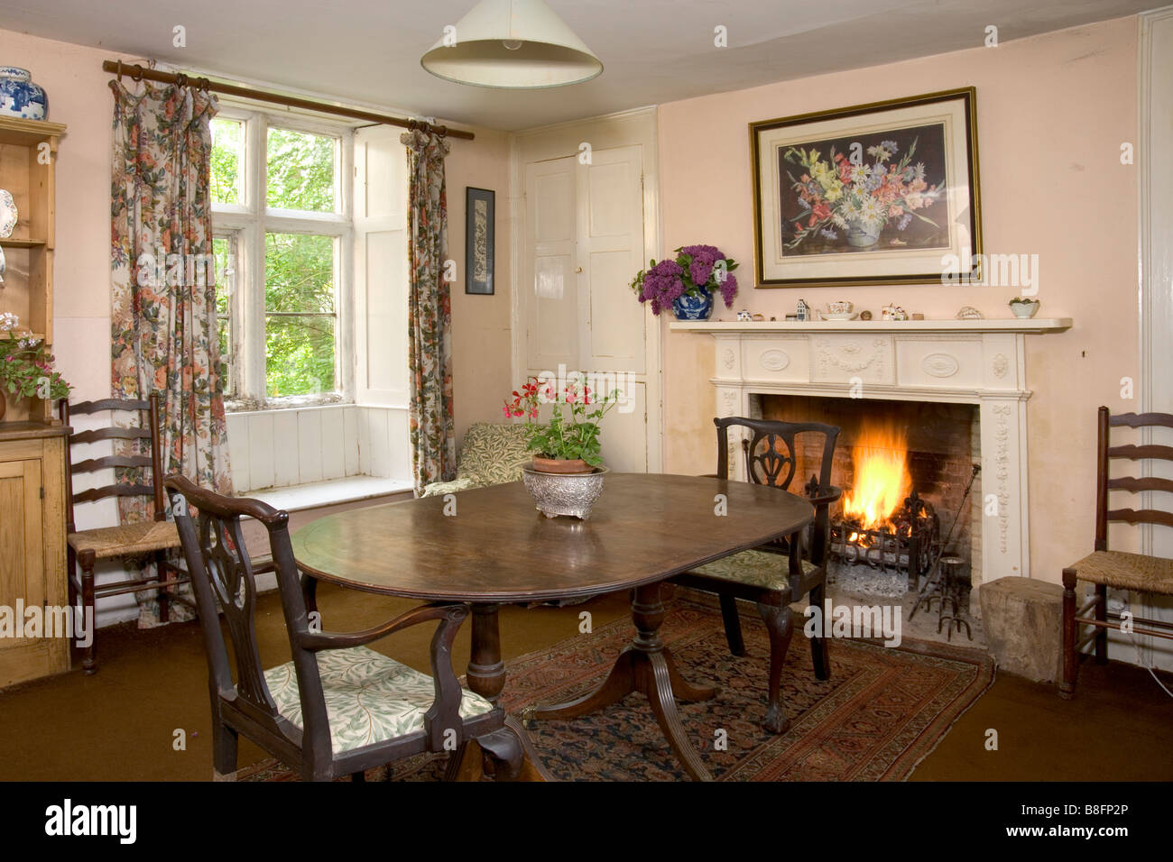 UK. A house interior, traditional dining room Stock Photo - Alamy