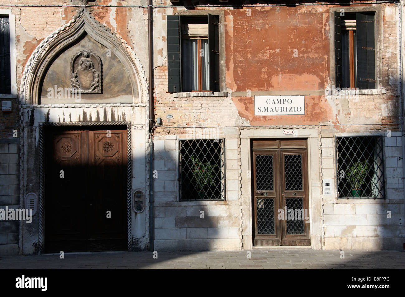 Venice street scene Stock Photo - Alamy