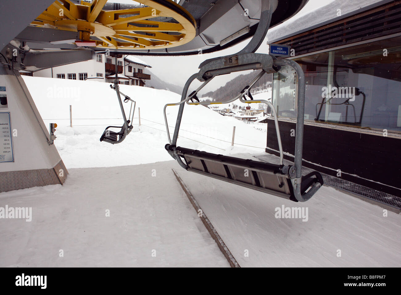 Cable Car ski lift Stock Photo - Alamy
