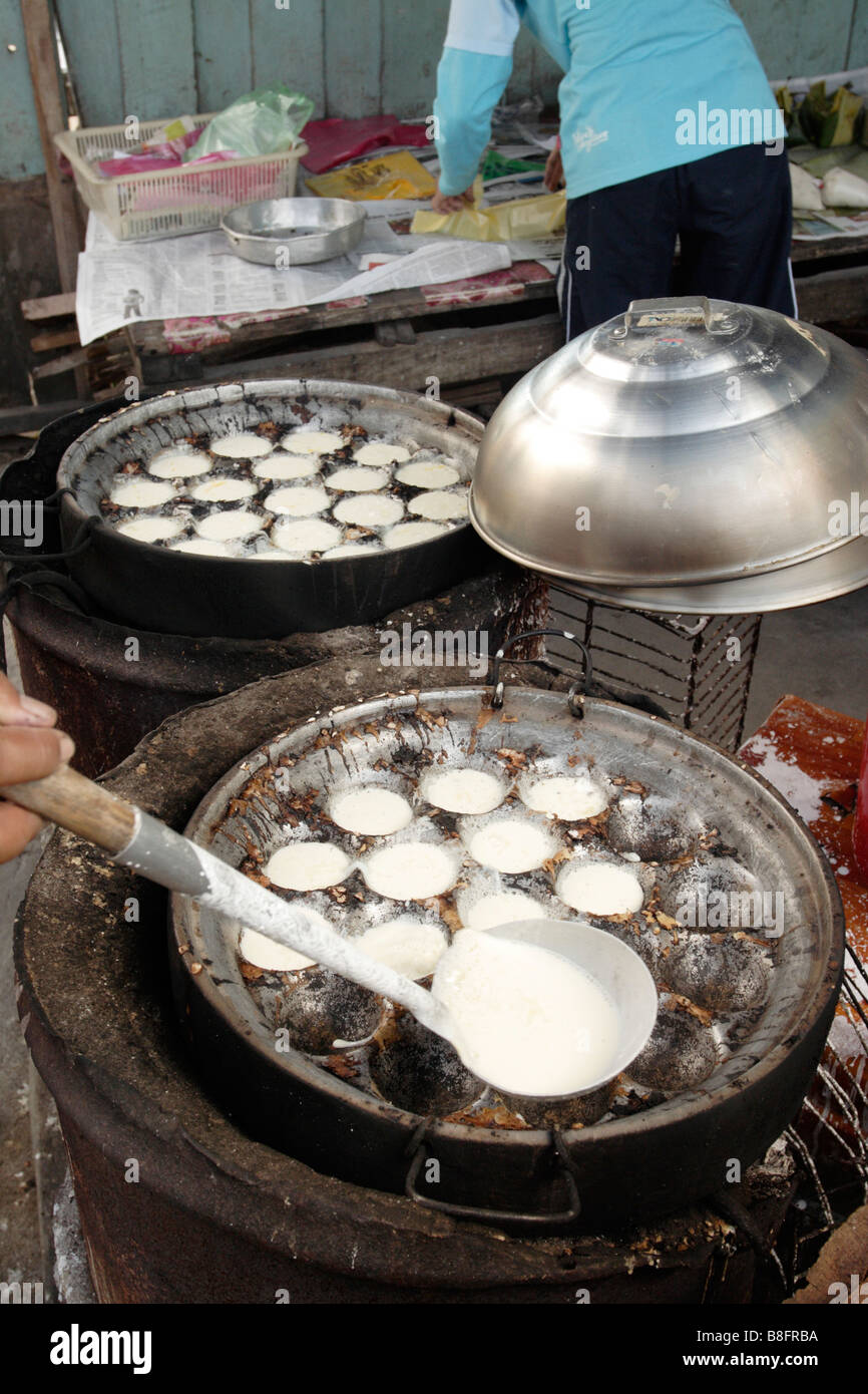 Making traditional Malay snack (Bekang) in Kuala Terengganu, Malaysia ...