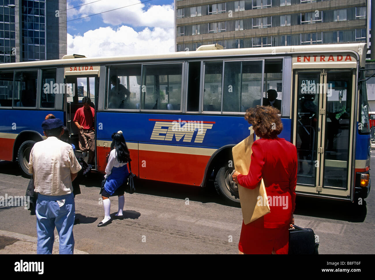 Ecuadorans, Ecuadoran, people, passengers, bus stop, Quito, Pichincha ...