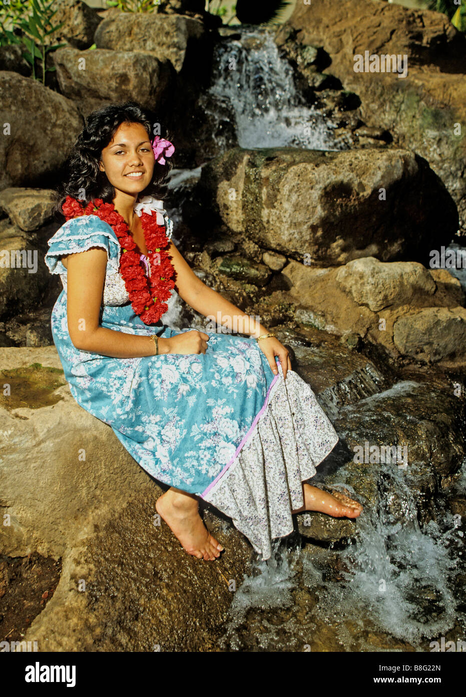 Hula girls hawaii hi-res stock photography and images - Alamy