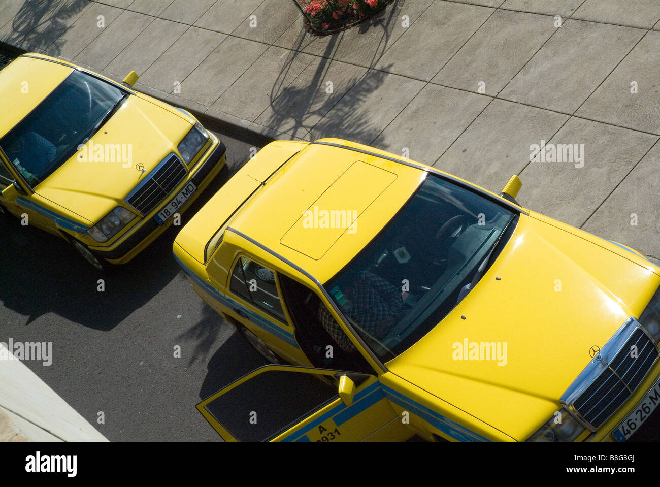 yellow taxi cabs Stock Photo - Alamy