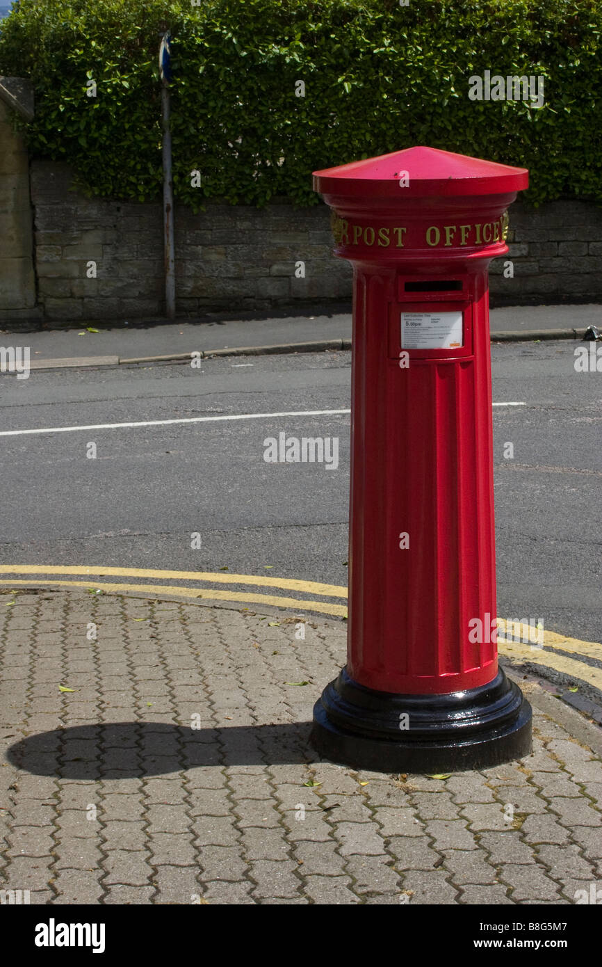 Victorian post box in Orchard Road, Great Malvern Stock Photo - Alamy
