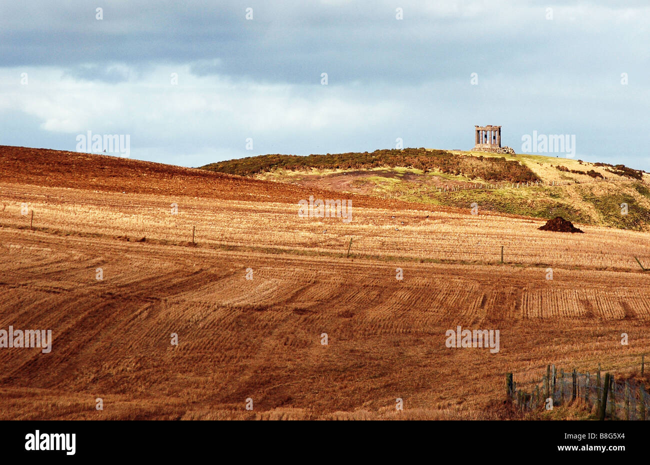 monument at stonehaven coast Stock Photo - Alamy