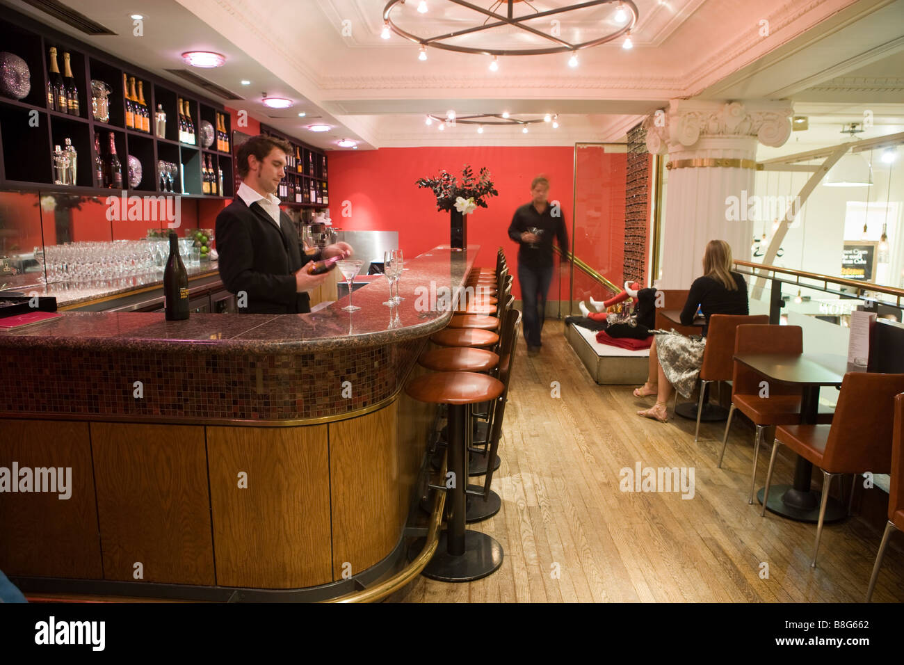 London cocktail bar interior hi-res stock photography and images - Alamy