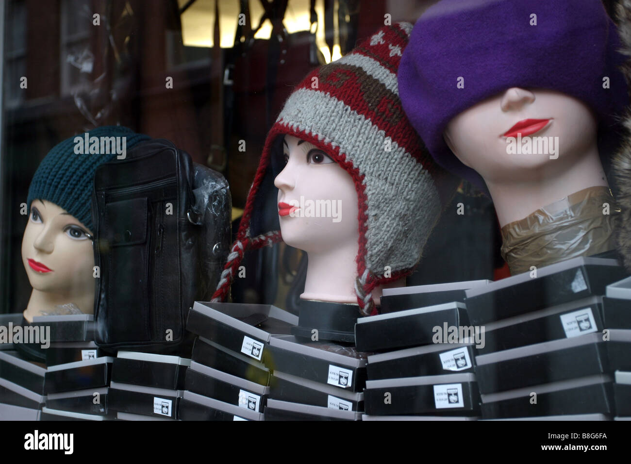 Shop window display hi-res stock photography and images - Alamy