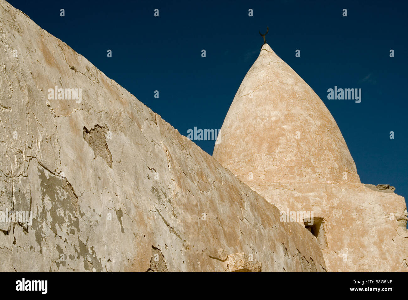 Mosque inside Yefren's old living quarter, Libya Stock Photo - Alamy