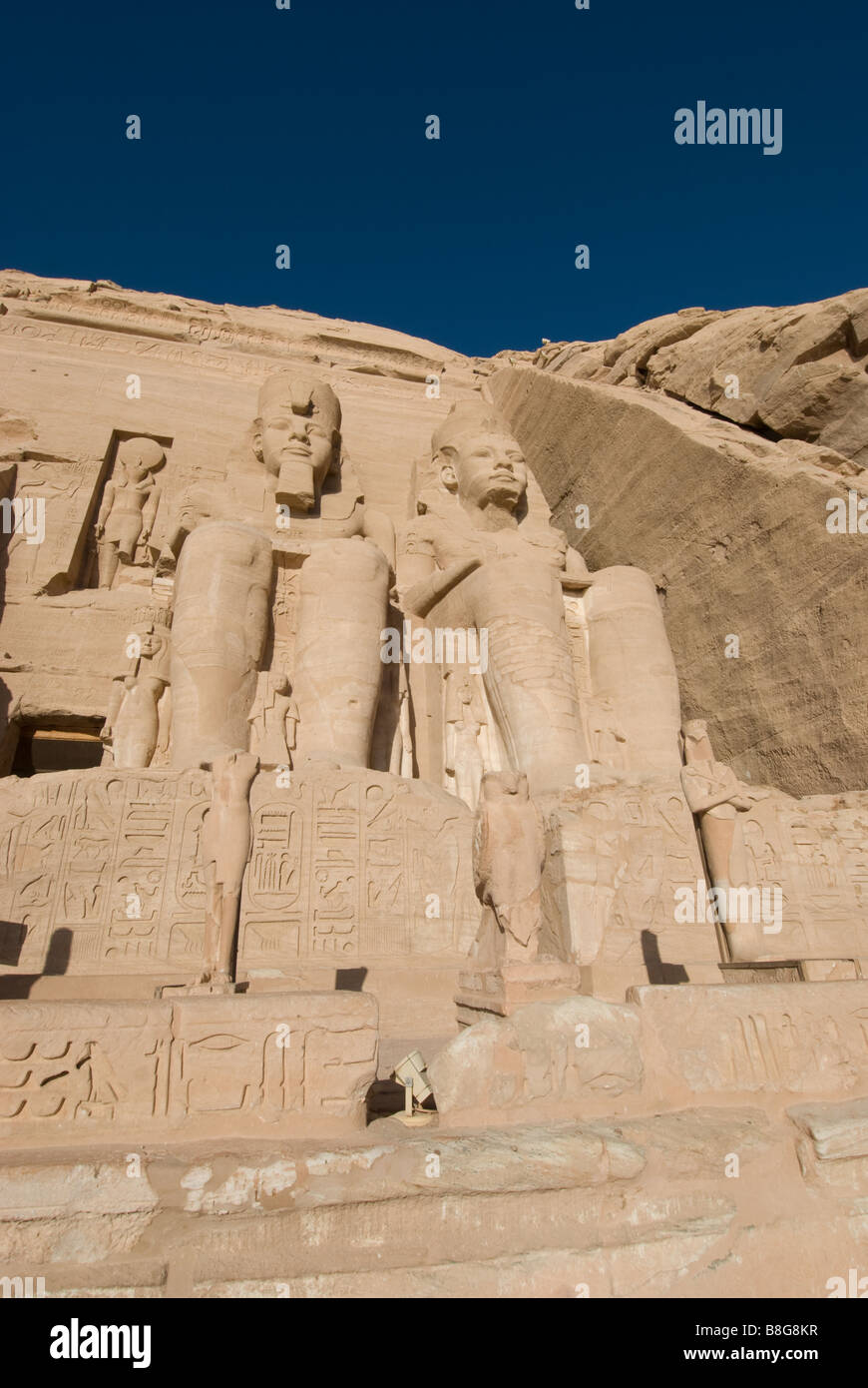 Colossus of ramesses hi-res stock photography and images - Alamy