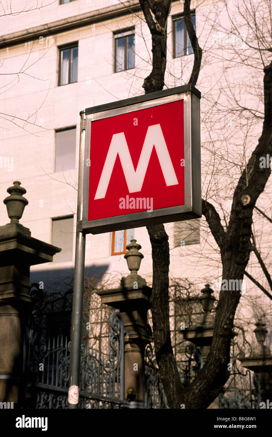 Italy, Milan, metro sign Stock Photo - Alamy