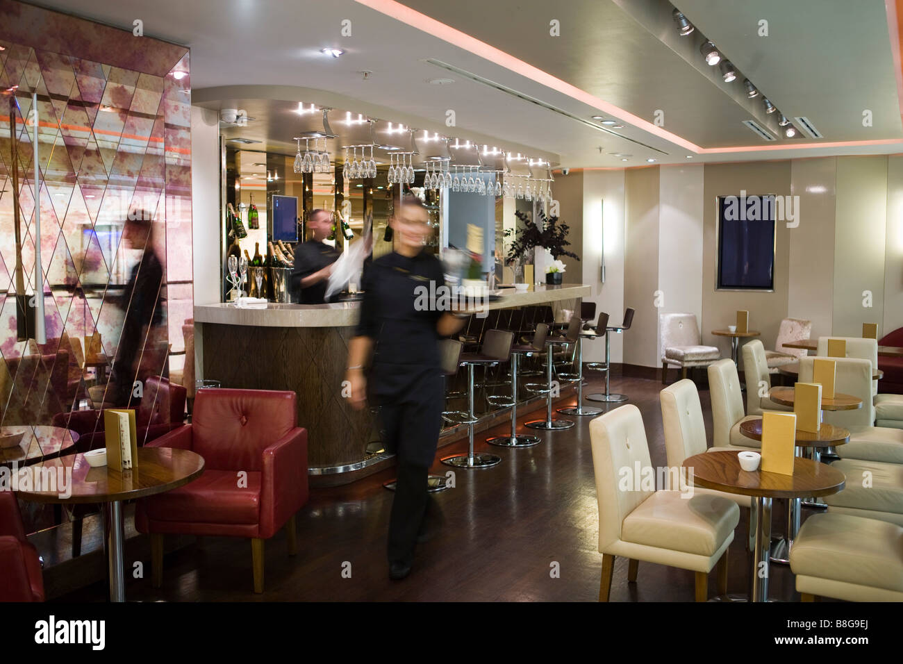 Selfridge & Co London Moet Bar Stock Photo - Alamy