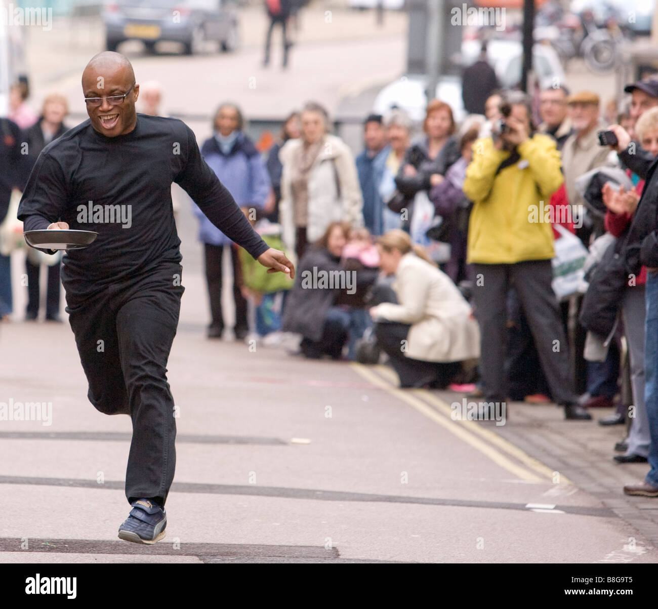 Frying pan racing hi-res stock photography and images - Alamy