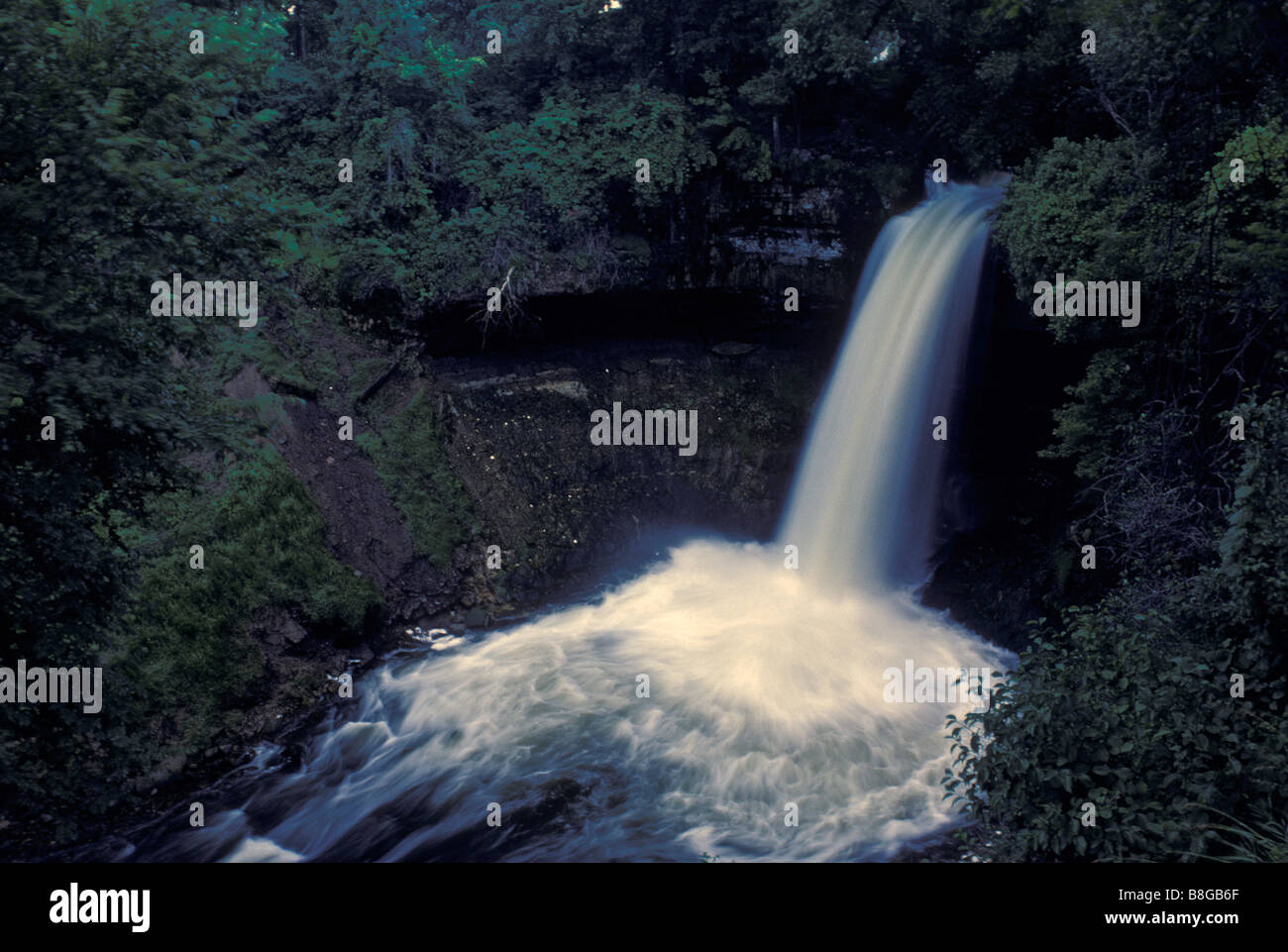 Minnehaha falls scenic waterfall hi-res stock photography and images ...