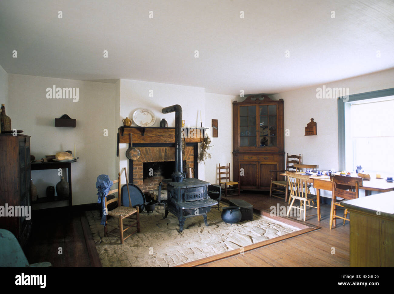 Inside historic Appomattox Courthouse kitchen Stock Photo - Alamy