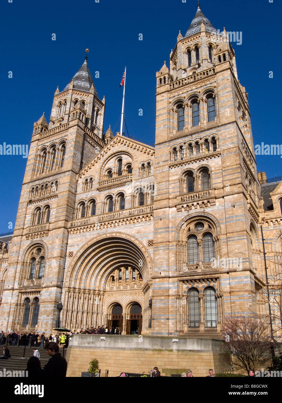 Cromwell road london hi-res stock photography and images - Alamy