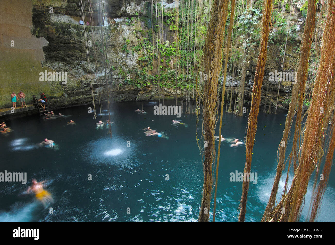 Holy cenote chichen itza mexico hi-res stock photography and images - Alamy