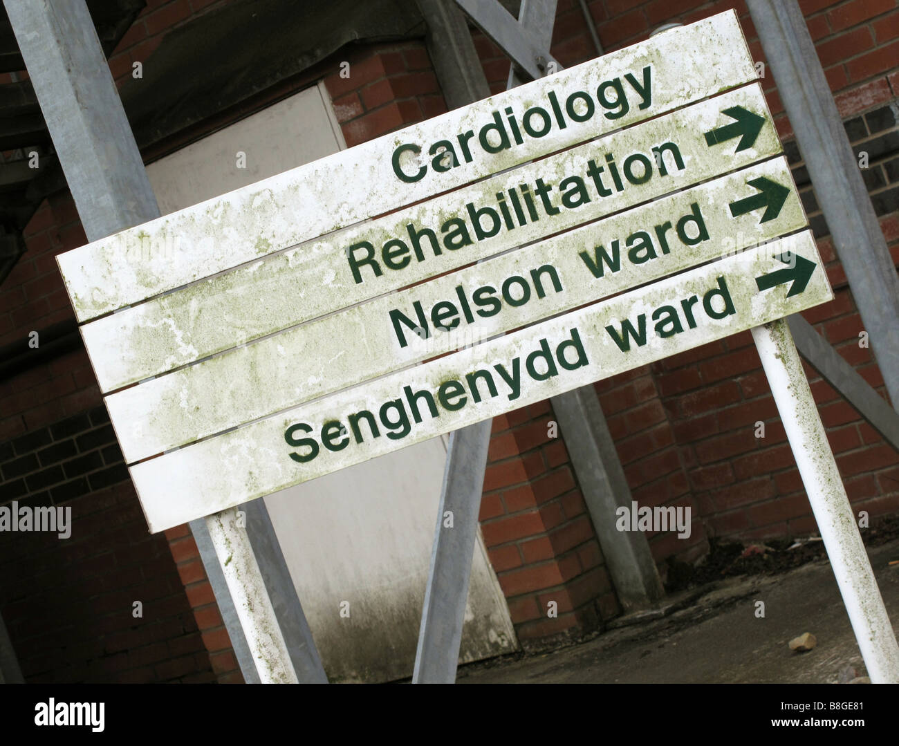 Nhs hospital ward signs hi-res stock photography and images - Alamy