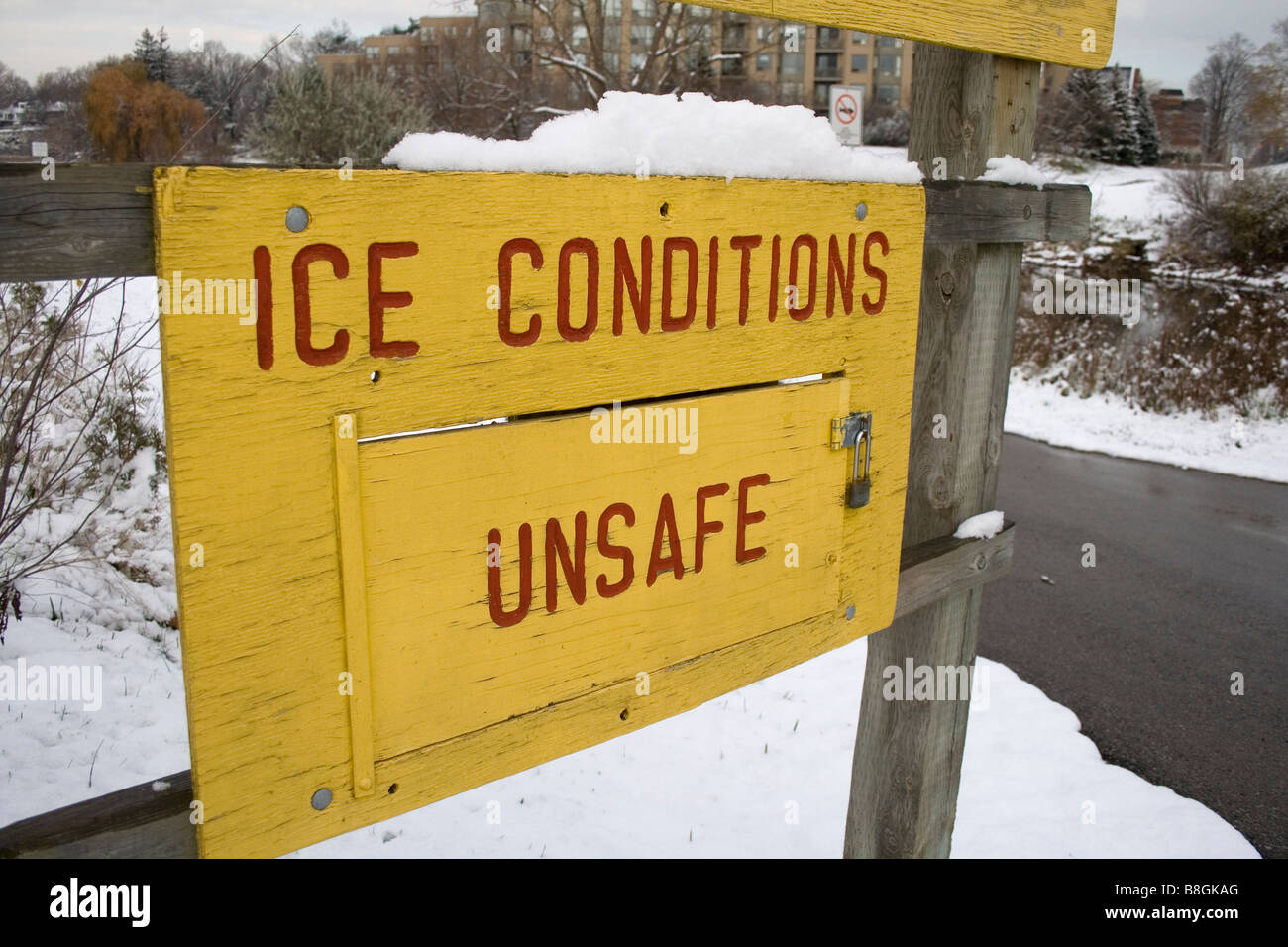 Ice conditions Unsafe Warning sign at Bronte Creek Harbour Stock Photo ...