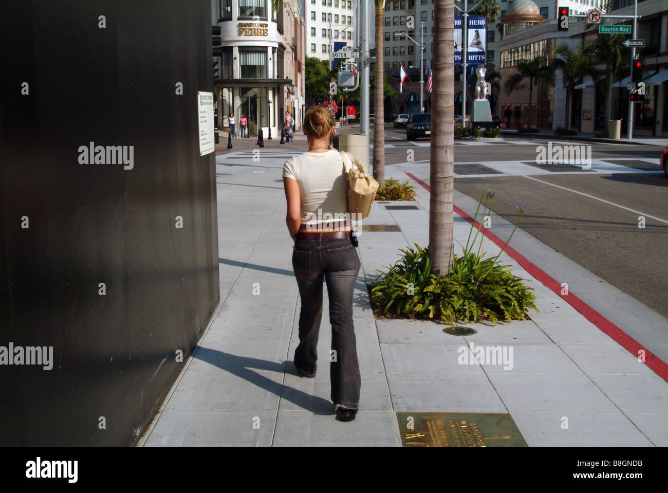 girl walking on Rodeo Drive, Los Angeles Stock Photo - Alamy