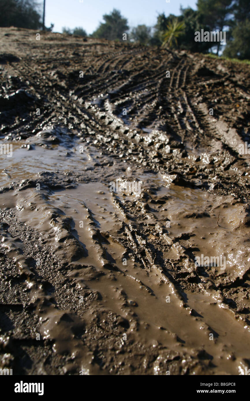 Tyre tracks crossing in mud hi-res stock photography and images - Alamy