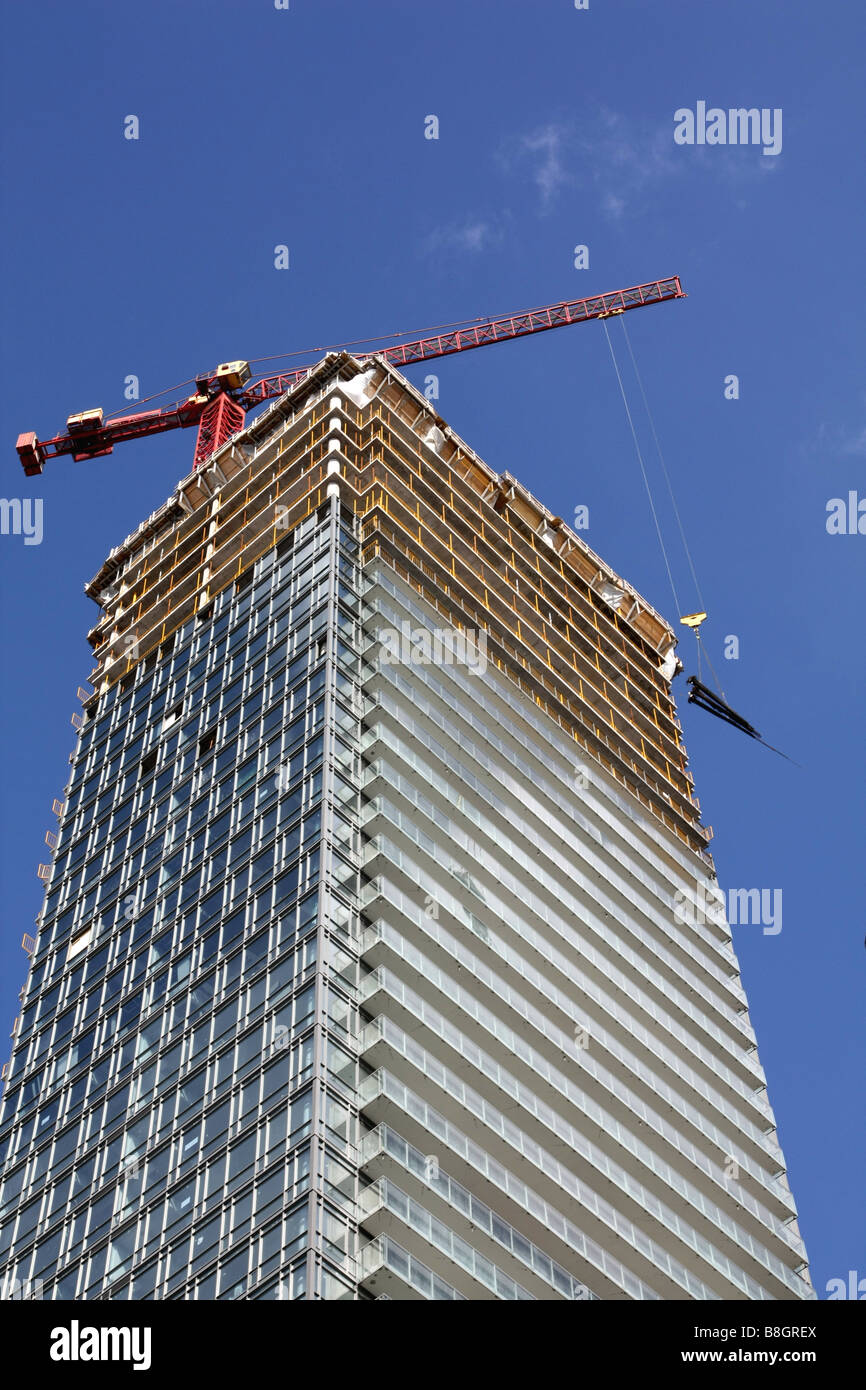 Highrise condo building hi-res stock photography and images - Alamy